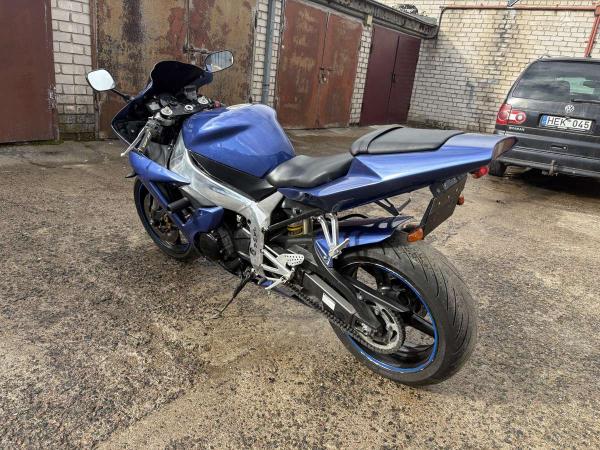 Yamaha R1 2002 in Kaunas, with an engine capacity of 1.00 L and mileage of 48 thousand km for 1150 €, photo 3 on AUTOMOTO.COM.LV