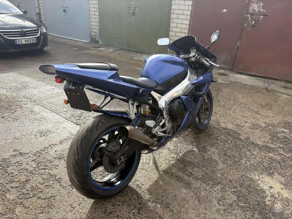 Yamaha R1 2002 in Kaunas, with an engine capacity of 1.00 L and mileage of 48 thousand km for 1150 €, photo 4 on AUTOMOTO.COM.LV