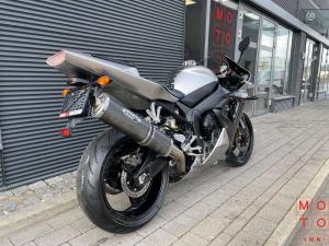 Yamaha R1 2002 Rīga, ar dzinēja tilpumu 1.00 L un nobraukumu 23 tūkst. km par 3799 €, foto 4 vietnē AUTOMOTO.COM.LV