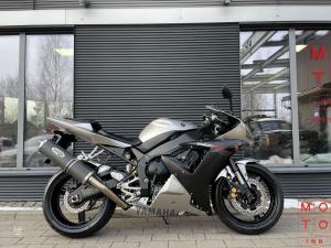 Yamaha R1 2002 Rīga, ar dzinēja tilpumu 1.00 L un nobraukumu 23 tūkst. km par 3799 €, foto 5 vietnē AUTOMOTO.COM.LV