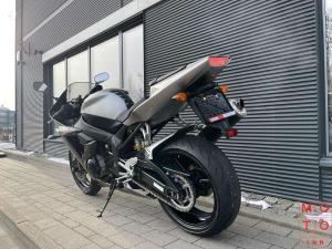 Yamaha R1 2002 Rīga, ar dzinēja tilpumu 1.00 L un nobraukumu 23 tūkst. km par 3799 €, foto 13 vietnē AUTOMOTO.COM.LV