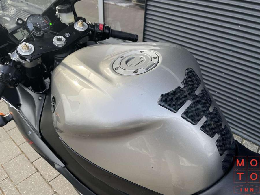Yamaha R1 2002 Rīga, ar dzinēja tilpumu 1.00 L un nobraukumu 23 tūkst. km par 3799 €, foto 15 vietnē AUTOMOTO.COM.LV