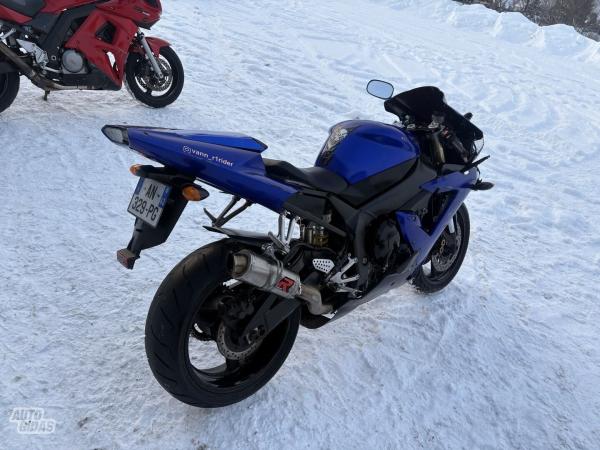 Yamaha R1 2002 in Kelme, with an engine capacity of 1.00 L and mileage of 57 thousand km for 1830 €, photo 3 on AUTOMOTO.COM.LV