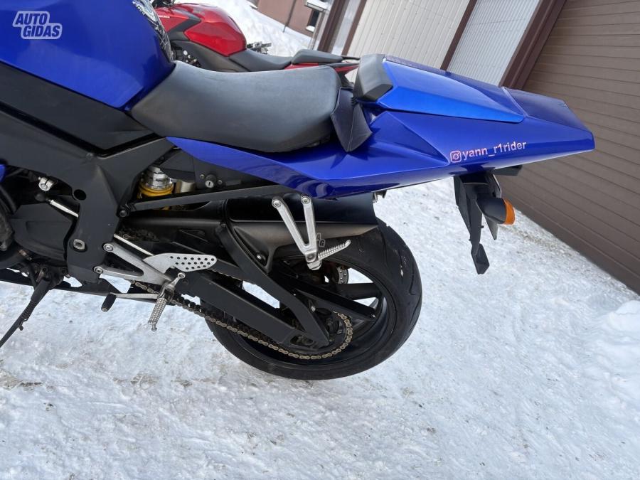 Yamaha R1 2002 in Kelme, with an engine capacity of 1.00 L and mileage of 57 thousand km for 1830 €, photo 9 on AUTOMOTO.COM.LV