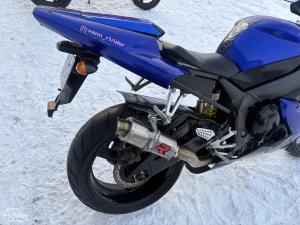 Yamaha R1 2002 in Kelme, with an engine capacity of 1.00 L and mileage of 57 thousand km for 1830 €, photo 13 on AUTOMOTO.COM.LV