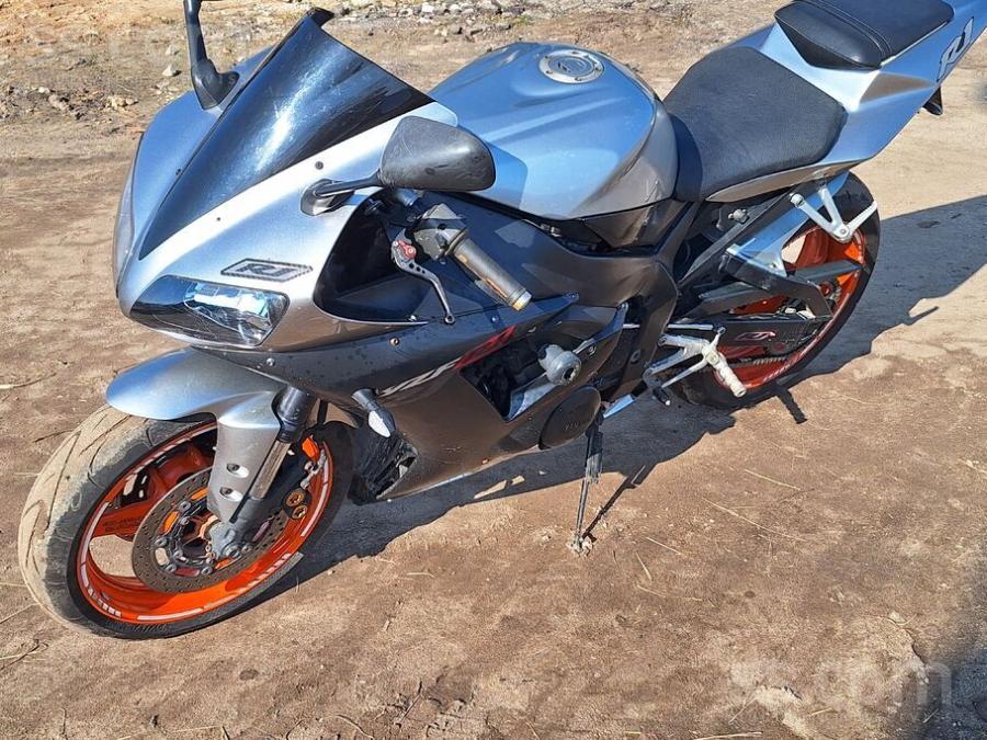 Yamaha R1 2002 Preiļi, ar dzinēja tilpumu 1.00 L un nobraukumu 0 tūkst. km par 2950 €, foto 1 vietnē AUTOMOTO.COM.LV