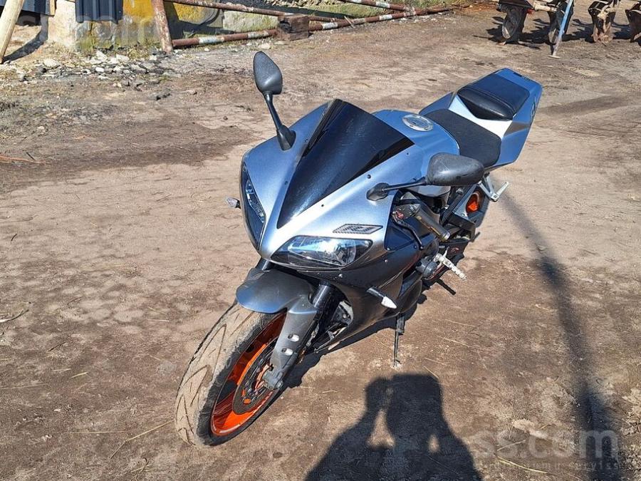 Yamaha R1 2002 Preiļi, ar dzinēja tilpumu 1.00 L un nobraukumu 0 tūkst. km par 2950 €, foto 3 vietnē AUTOMOTO.COM.LV