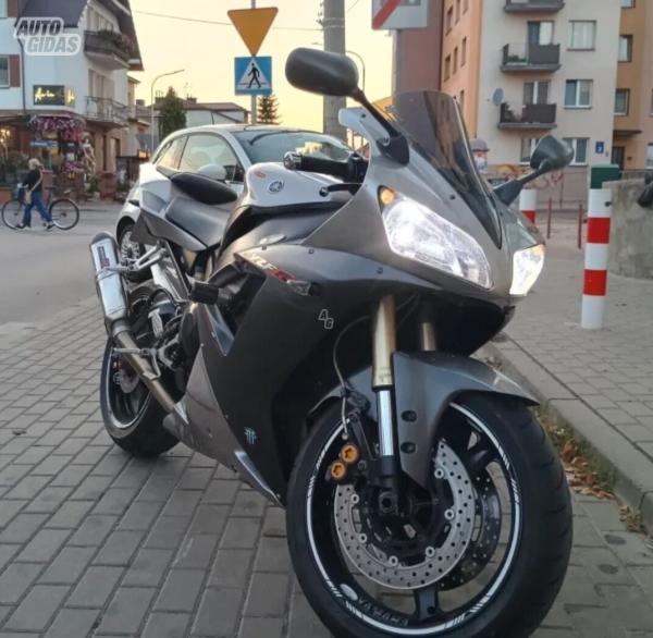 Yamaha R1 2002 Radviliškis, ar dzinēja tilpumu 1.00 L un nobraukumu 0 tūkst. km par 3999 €, foto 1 vietnē AUTOMOTO.COM.LV