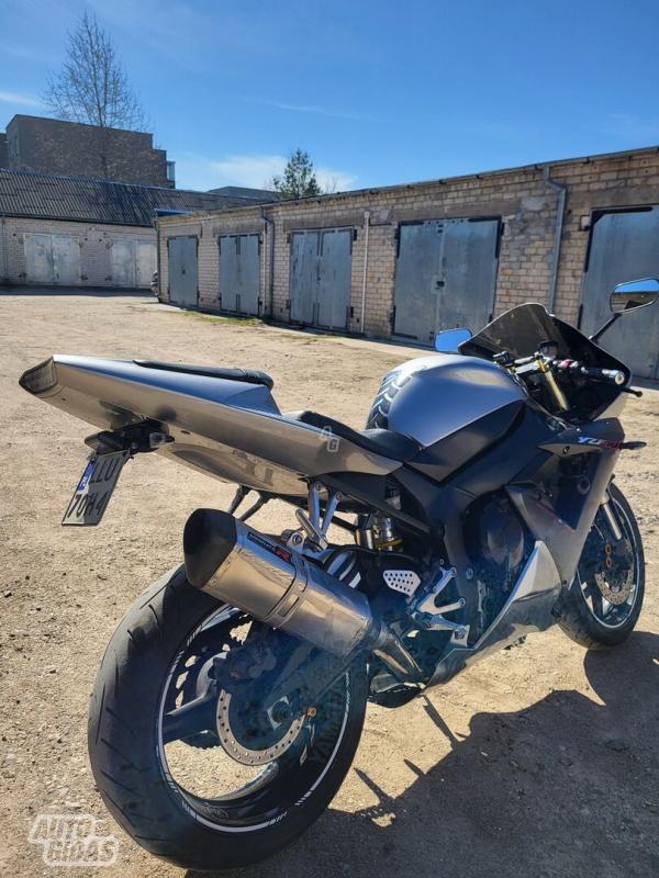Yamaha R1 2002 Radviliškis, ar dzinēja tilpumu 1.00 L un nobraukumu 0 tūkst. km par 3999 €, foto 3 vietnē AUTOMOTO.COM.LV