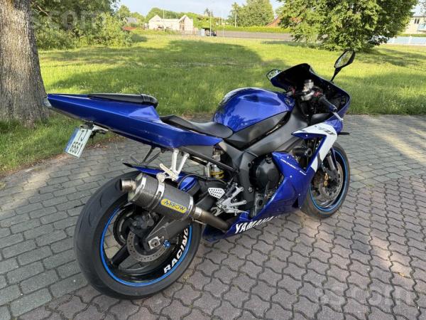 Ямаха R1 2002 в Вентспилс, объемом двигателя 1.00 л и пробегом 0 тыс. км за 3300 €, фото 3 на AUTOMOTO.COM.LV