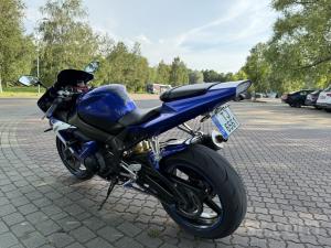Yamaha R1 2002 in Ventspils, with an engine capacity of 1.00 L and mileage of 0 thousand km for 3300 €, photo 5 on AUTOMOTO.COM.LV