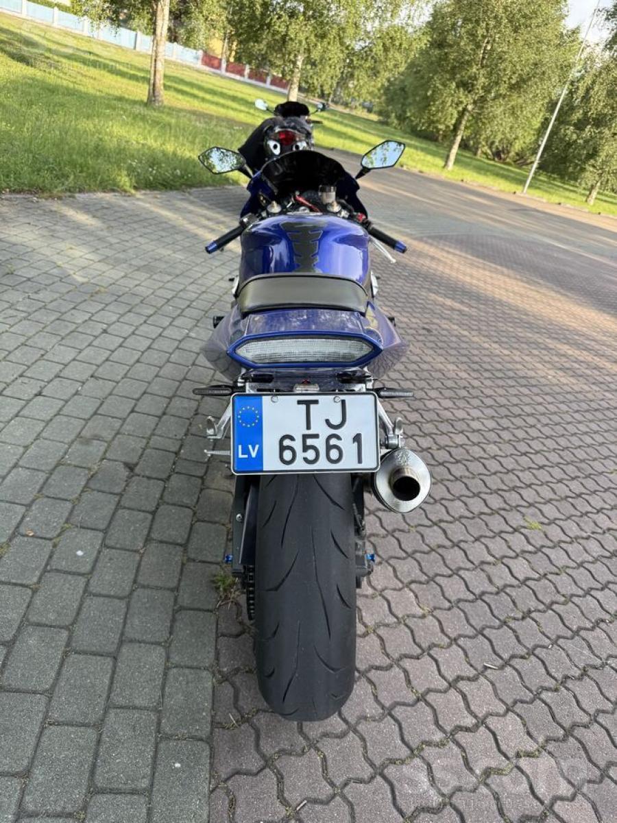 Yamaha R1 2002 in Ventspils, with an engine capacity of 1.00 L and mileage of 0 thousand km for 3300 €, photo 10 on AUTOMOTO.COM.LV