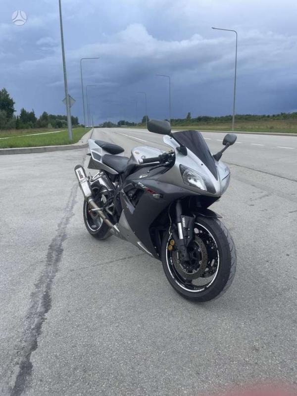 Yamaha R1 2002 Šauļi, ar dzinēja tilpumu 1.00 L un nobraukumu 79 tūkst. km par 2999 €, foto 1 vietnē AUTOMOTO.COM.LV