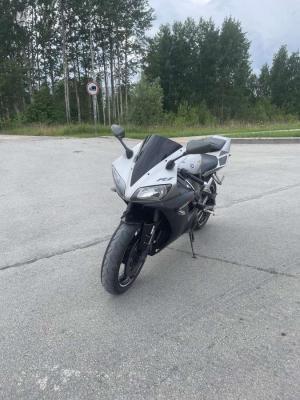 Yamaha R1 2002 Šauļi, ar dzinēja tilpumu 1.00 L un nobraukumu 79 tūkst. km par 2999 €, foto 3 vietnē AUTOMOTO.COM.LV