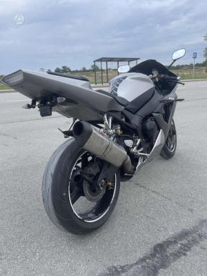 Yamaha R1 2002 Šauļi, ar dzinēja tilpumu 1.00 L un nobraukumu 79 tūkst. km par 2999 €, foto 4 vietnē AUTOMOTO.COM.LV