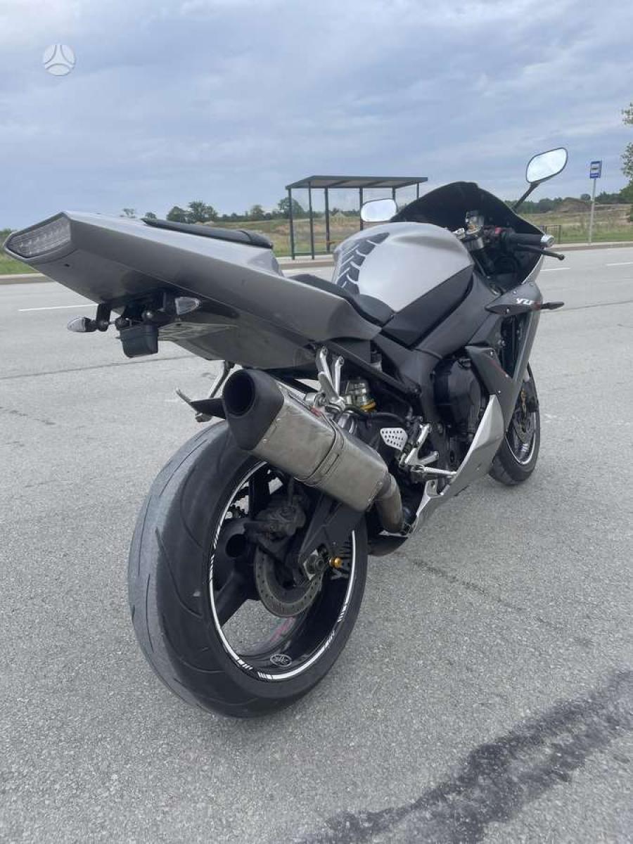 Yamaha R1 2002 Šauļi, ar dzinēja tilpumu 1.00 L un nobraukumu 79 tūkst. km par 2999 €, foto 4 vietnē AUTOMOTO.COM.LV