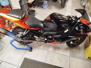 Yamaha R1 2003 in Kaunas, with an engine capacity of 0.00 L and mileage of 0 thousand km for 2500 €, photo 4 on AUTOMOTO.COM.LV