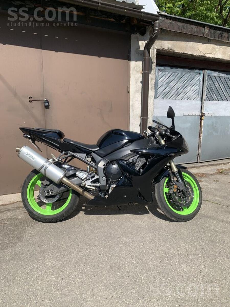 Yamaha R1 2003 Rīga, ar dzinēja tilpumu 1.00 L un nobraukumu 0 tūkst. km par 2888 €, foto 3 vietnē AUTOMOTO.COM.LV