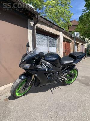 Yamaha R1 2003 Rīga, ar dzinēja tilpumu 1.00 L un nobraukumu 0 tūkst. km par 2888 €, foto 6 vietnē AUTOMOTO.COM.LV