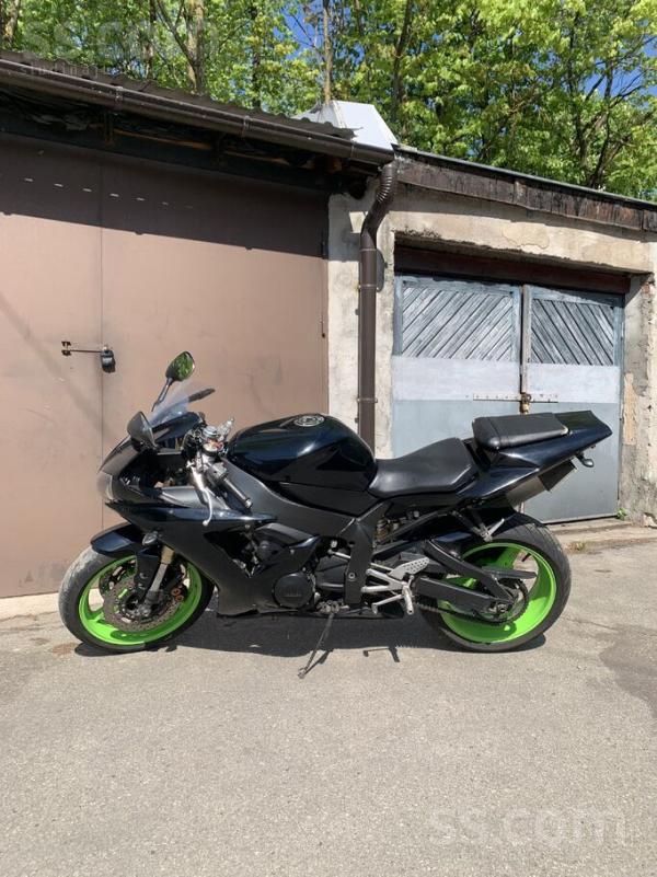 Ямаха R1 2003 в Рига, объемом двигателя 1.00 л и пробегом 0 тыс. км за 2888 €, фото 6 на AUTOMOTO.COM.LV