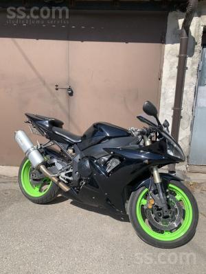 Ямаха R1 2003 в Рига, объемом двигателя 1.00 л и пробегом 0 тыс. км за 2800 €, фото  на AUTOMOTO.COM.LV