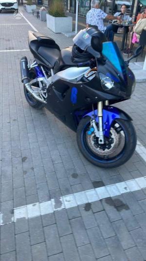 Yamaha R1 2003 in Vilnius, with an engine capacity of 1.00 L and mileage of 13 thousand km for 2100 €, photo  on AUTOMOTO.COM.LV