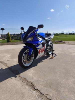 Yamaha R1 2003 in Siauliai, with an engine capacity of 1.00 L and mileage of 33 thousand km for 3000 €, photo 3 on AUTOMOTO.COM.LV