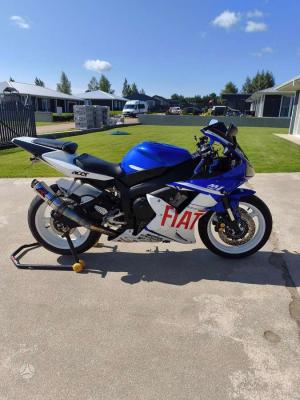 Yamaha R1 2003 in Siauliai, with an engine capacity of 1.00 L and mileage of 33 thousand km for 3000 €, photo 5 on AUTOMOTO.COM.LV