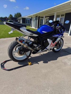 Yamaha R1 2003 in Siauliai, with an engine capacity of 1.00 L and mileage of 33 thousand km for 3000 €, photo 6 on AUTOMOTO.COM.LV