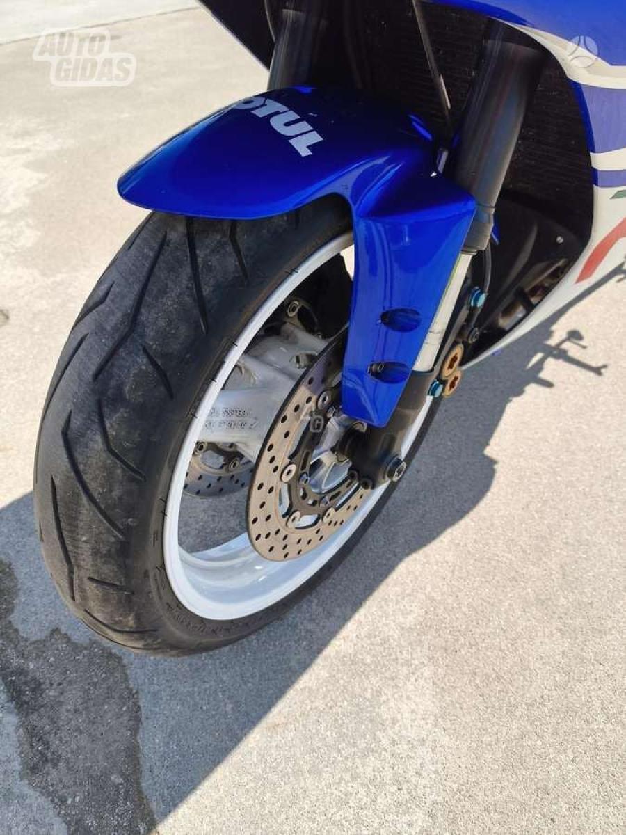 Yamaha R1 2003 in Siauliai, with an engine capacity of 0.00 L and mileage of 0 thousand km for 3050 €, photo 9 on AUTOMOTO.COM.LV