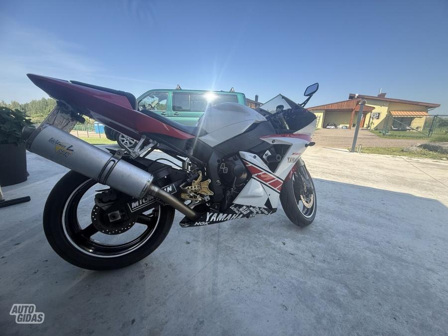 Yamaha R1 2003 Kauņa, ar dzinēja tilpumu 1.00 L un nobraukumu 22 tūkst. km par 2999 €, foto 7 vietnē AUTOMOTO.COM.LV