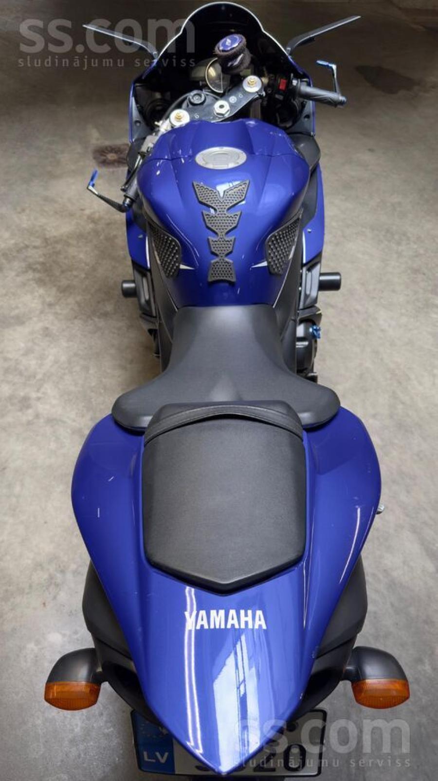 Yamaha R1 2004 Rīga, ar dzinēja tilpumu 1.00 L un nobraukumu 0 tūkst. km par 4400 €, foto 3 vietnē AUTOMOTO.COM.LV