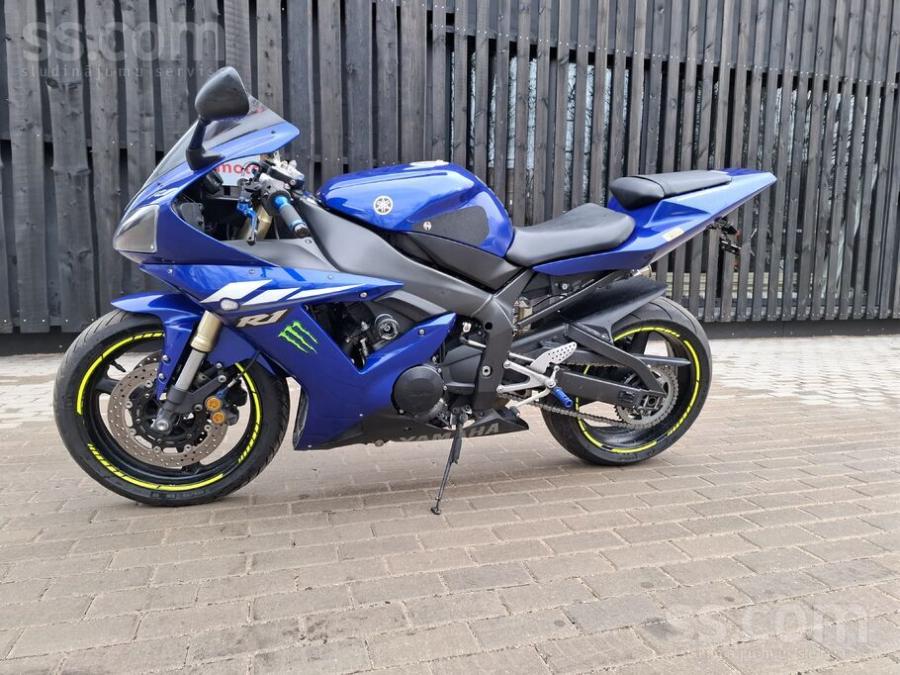 Yamaha R1 2004 Rīga, ar dzinēja tilpumu 1.00 L un nobraukumu 0 tūkst. km par 2800 €, foto 4 vietnē AUTOMOTO.COM.LV