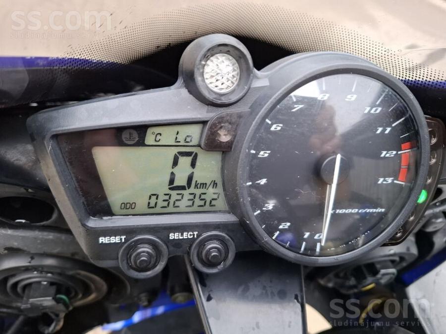 Yamaha R1 2004 Rīga, ar dzinēja tilpumu 1.00 L un nobraukumu 0 tūkst. km par 2800 €, foto 5 vietnē AUTOMOTO.COM.LV