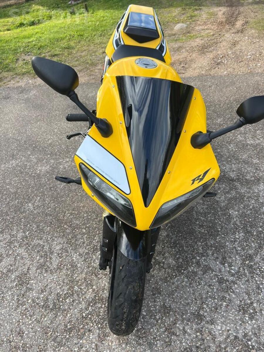 Ямаха R1 2004 в Лимбажи, объемом двигателя 1.00 л и пробегом 0 тыс. км за 4500 €, фото 5 на AUTOMOTO.COM.LV