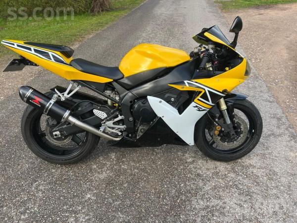 Ямаха R1 2004 в Лимбажи, объемом двигателя 1.00 л и пробегом 0 тыс. км за 4500 €, фото 5 на AUTOMOTO.COM.LV