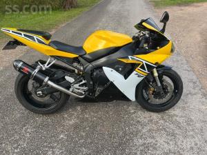 Ямаха R1 2004 в Лимбажи, объемом двигателя 1.00 л и пробегом 0 тыс. км за 4500 €, фото 6 на AUTOMOTO.COM.LV