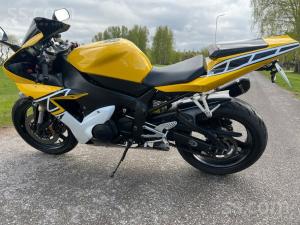Ямаха R1 2004 в Лимбажи, объемом двигателя 1.00 л и пробегом 0 тыс. км за 4500 €, фото 10 на AUTOMOTO.COM.LV