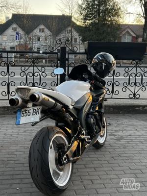 Yamaha R1 2004 Šilalė, ar dzinēja tilpumu 1.00 L un nobraukumu 61 tūkst. km par 4300 €, foto 6 vietnē AUTOMOTO.COM.LV