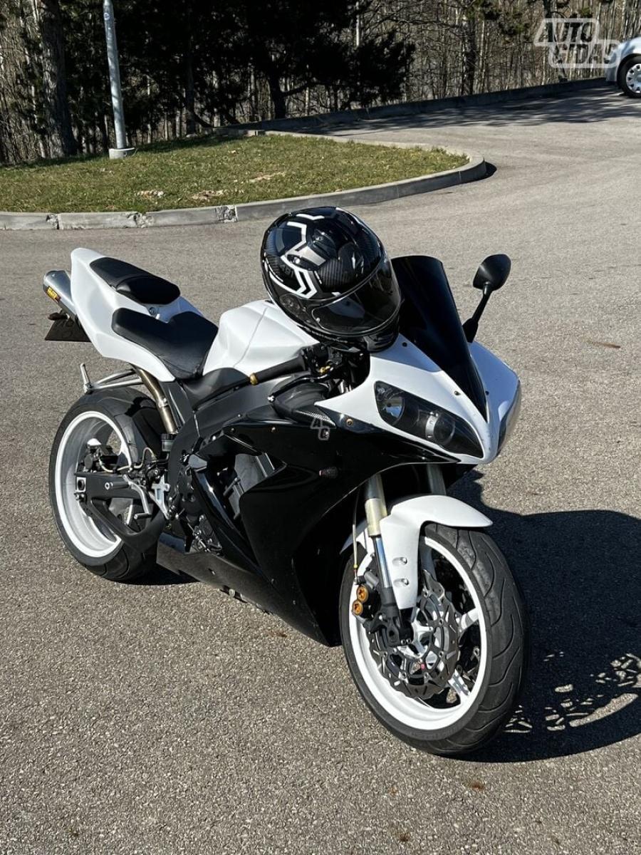 Yamaha R1 2004 Šilalė, ar dzinēja tilpumu 1.00 L un nobraukumu 61 tūkst. km par 4300 €, foto 7 vietnē AUTOMOTO.COM.LV