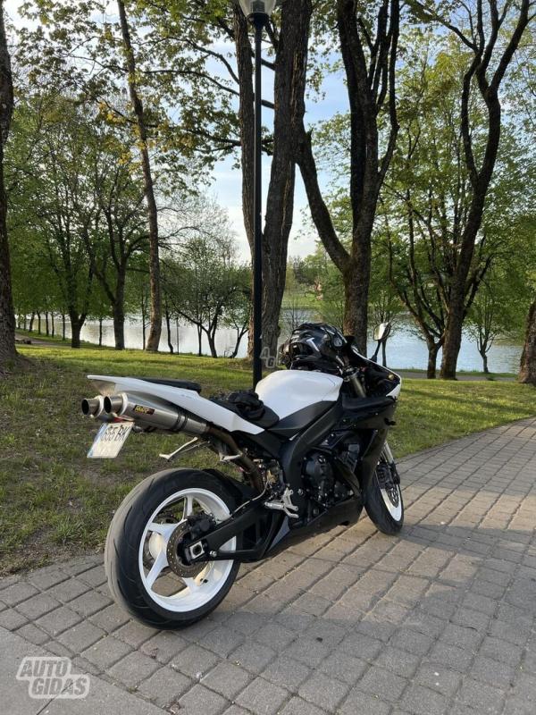 Ямаха R1 2004 в Шилале, объемом двигателя 1.00 л и пробегом 61 тыс. км за 4300 €, фото 10 на AUTOMOTO.COM.LV