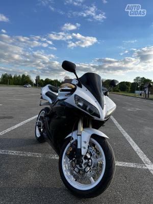 Yamaha R1 2004 Šilalė, ar dzinēja tilpumu 1.00 L un nobraukumu 61 tūkst. km par 4300 €, foto 12 vietnē AUTOMOTO.COM.LV