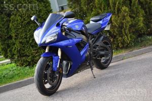 Ямаха R1 2004 в Елгава, объемом двигателя 1.00 л и пробегом 0 тыс. км за 4850 €, фото  на AUTOMOTO.COM.LV