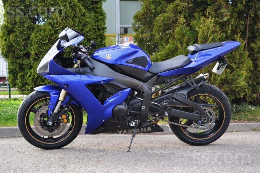 Yamaha R1 2004 in Jelgava, with an engine capacity of 1.00 L and mileage of 0 thousand km for 4850 €, photo 3 on AUTOMOTO.COM.LV