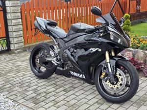 Yamaha R1 2004 in Kretinga, with an engine capacity of 1.00 L and mileage of 47 thousand km for 4600 €, photo 3 on AUTOMOTO.COM.LV
