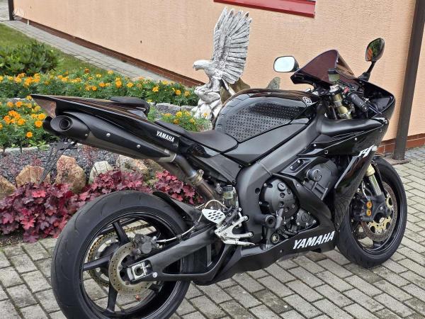 Ямаха R1 2004 в Кретинга, объемом двигателя 1.00 л и пробегом 47 тыс. км за 4600 €, фото 5 на AUTOMOTO.COM.LV