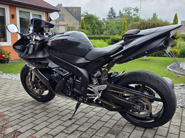 Ямаха R1 2004 в Кретинга, объемом двигателя 1.00 л и пробегом 47 тыс. км за 4600 €, фото 7 на AUTOMOTO.COM.LV