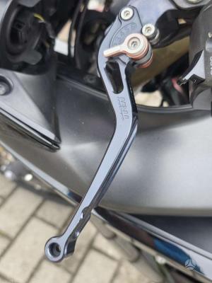 Yamaha R1 2004 in Kretinga, with an engine capacity of 1.00 L and mileage of 47 thousand km for 4600 €, photo 11 on AUTOMOTO.COM.LV