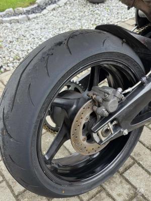 Yamaha R1 2004 in Kretinga, with an engine capacity of 1.00 L and mileage of 47 thousand km for 4600 €, photo 15 on AUTOMOTO.COM.LV