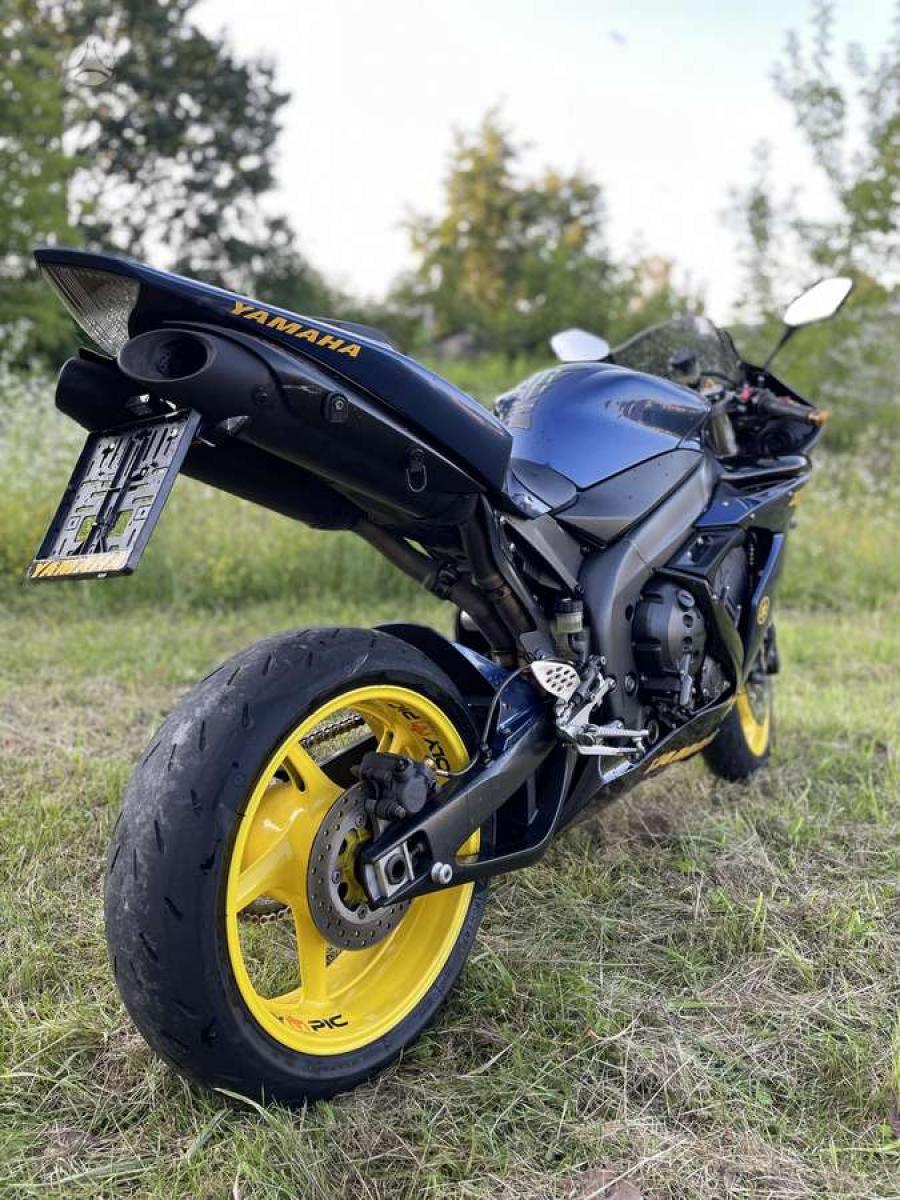 Yamaha R1 2004 Viļņa, ar dzinēja tilpumu 1.00 L un nobraukumu 32 tūkst. km par 3800 €, foto 7 vietnē AUTOMOTO.COM.LV